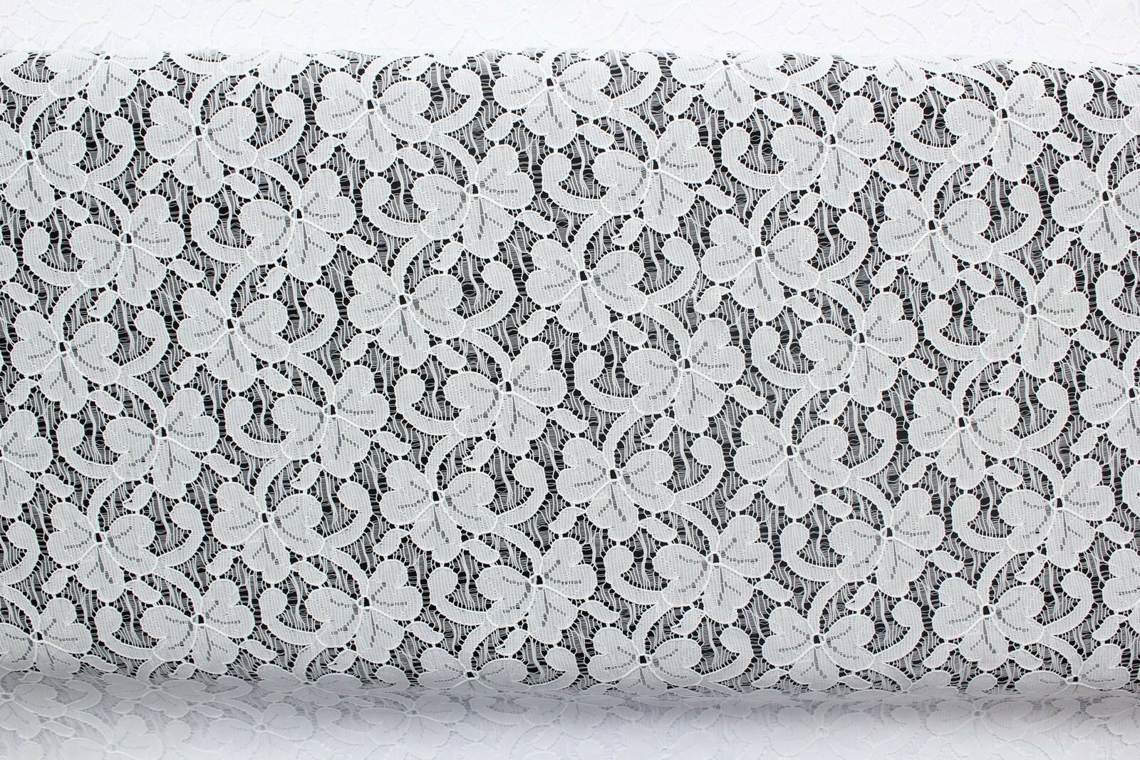 Ткань Кружевной гипюр белый с цветочным узором, ш136см, 0,5 м