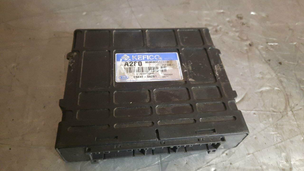 Блок управления АКПП Kia Carnival рест. 2006 954403A281