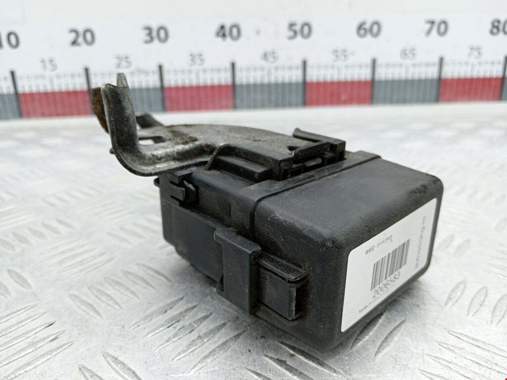 Блок реле Toyota Avensis 3 (T270) арт. 2006583