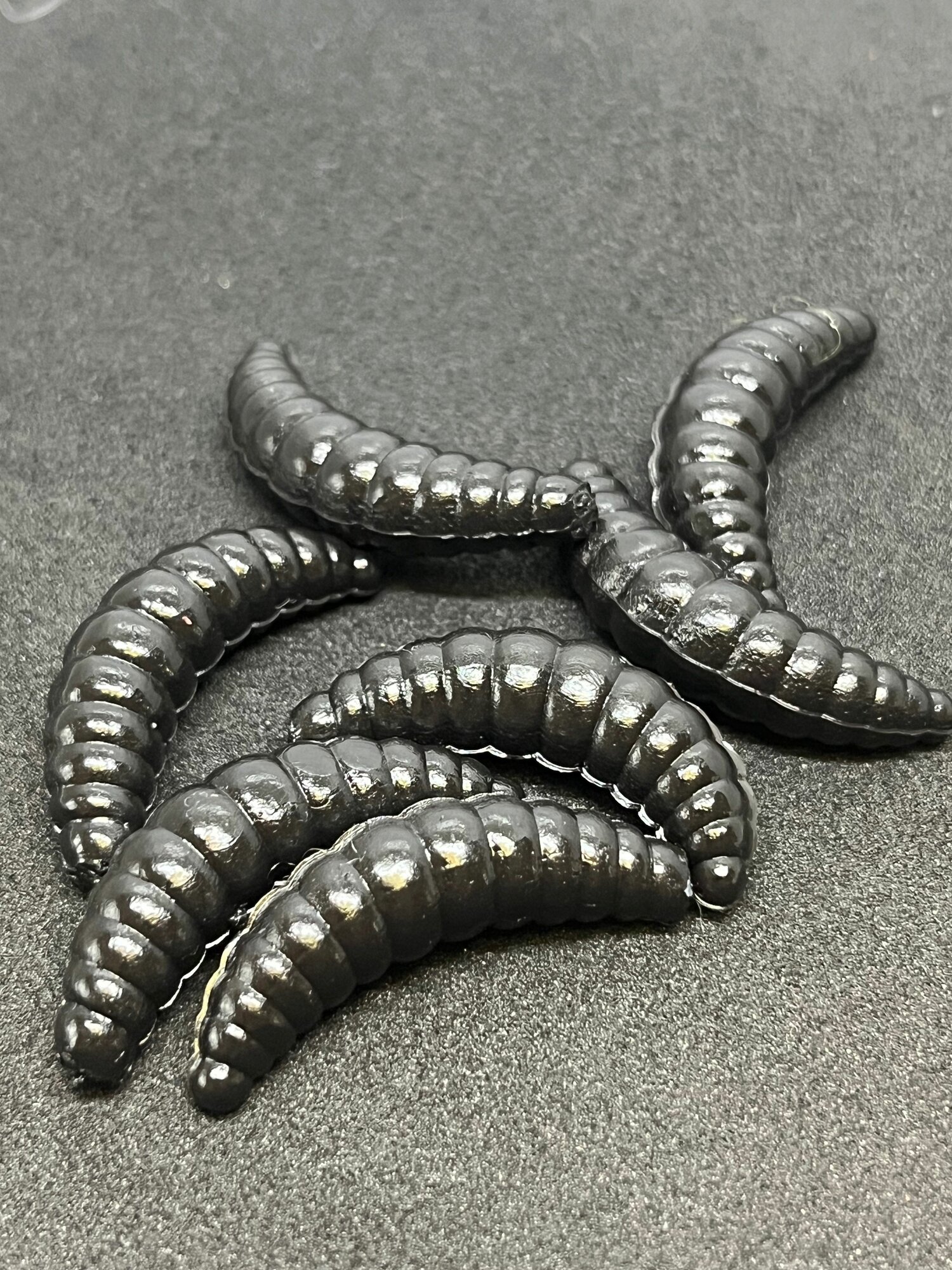 Съедобная, плавающая силиконовая приманка. Maggot 1.3 чёрный