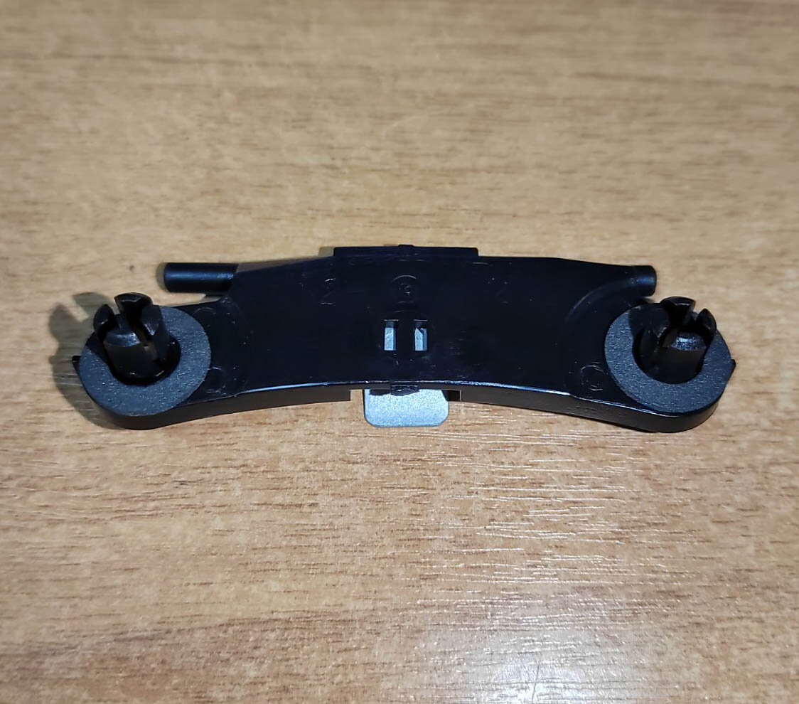 Петля лючка бензобака Lanos (GM)