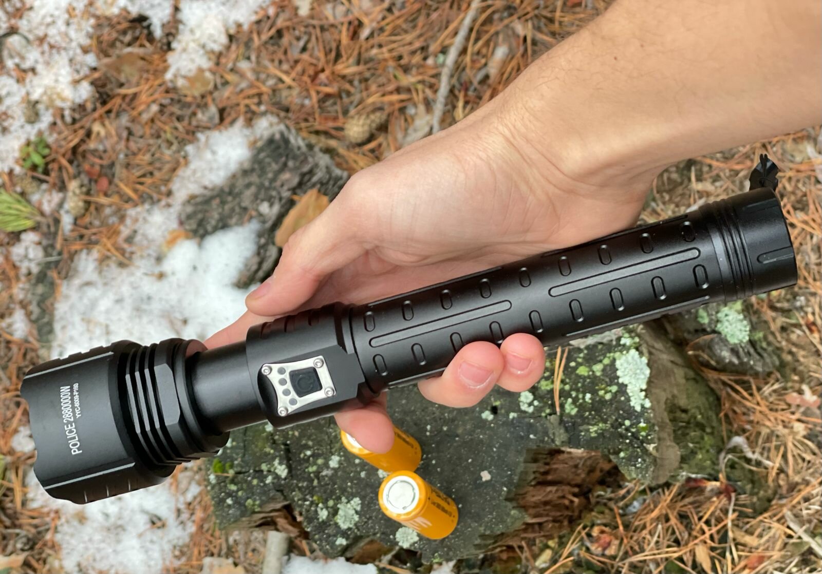 Аккумуляторный фонарь Огонь XHP90, 30 Вт, система фокусировки, черный