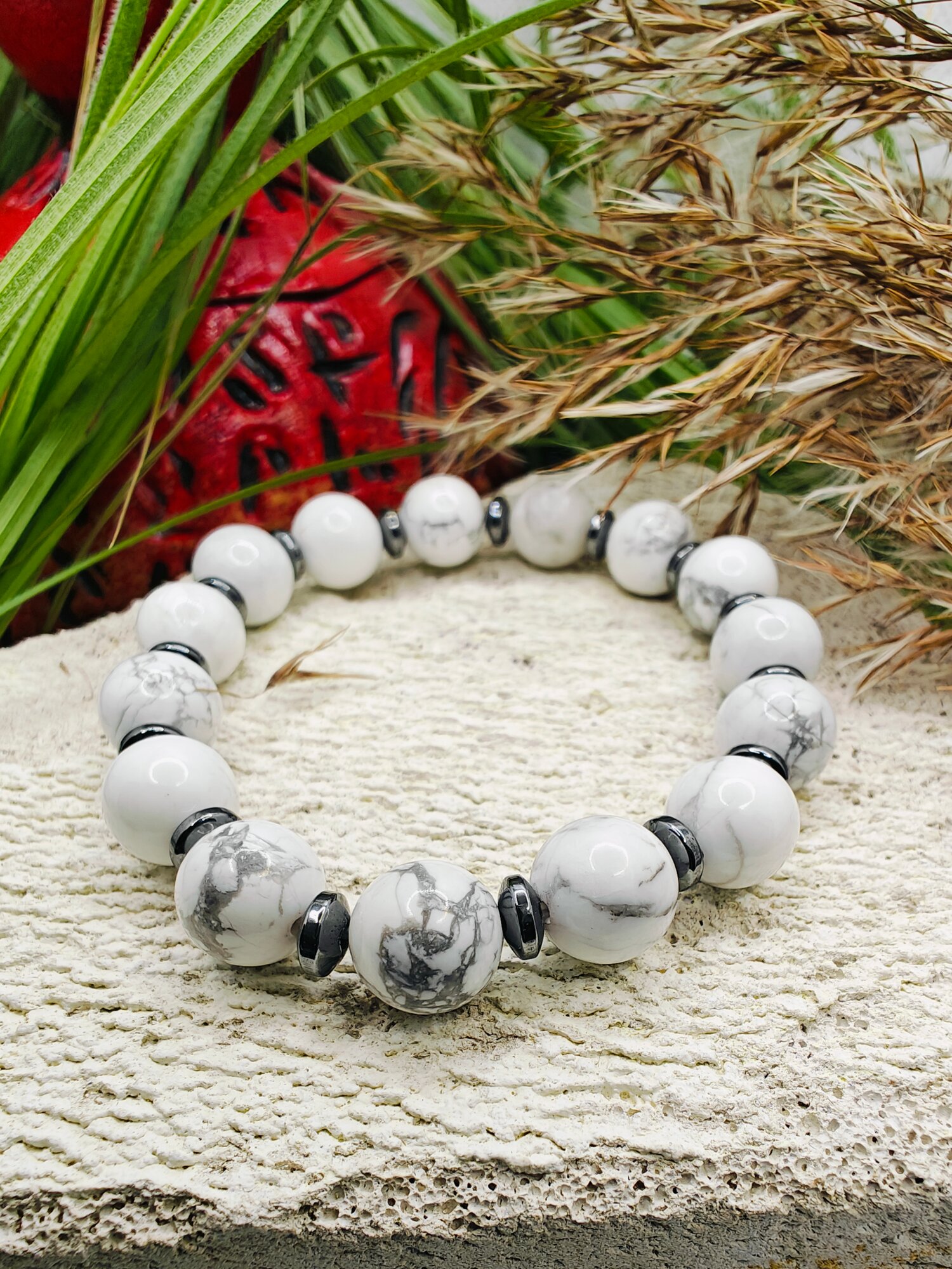 Браслет-нить, кахолонг, гематит