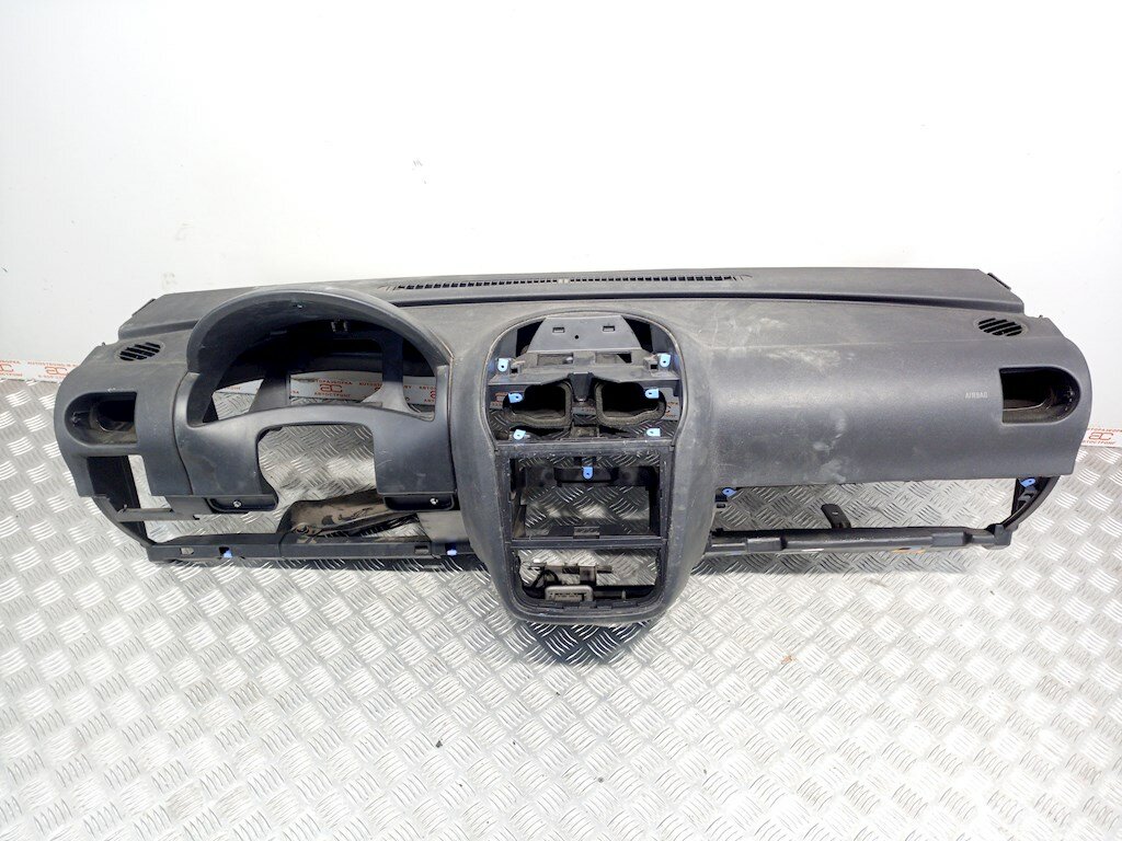 Торпедо (парприз панель приборов панель передняя) Opel Combo C 13169359 арт. 569818