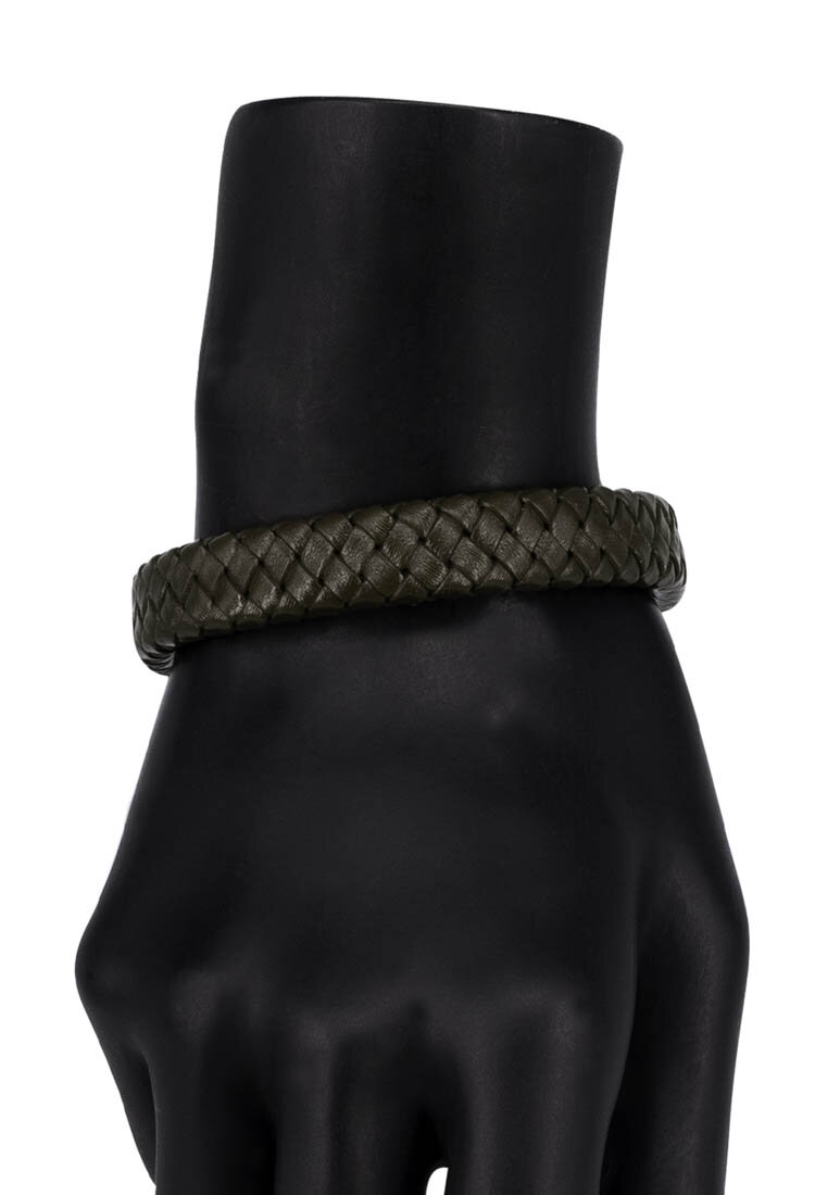 Плетеный браслет