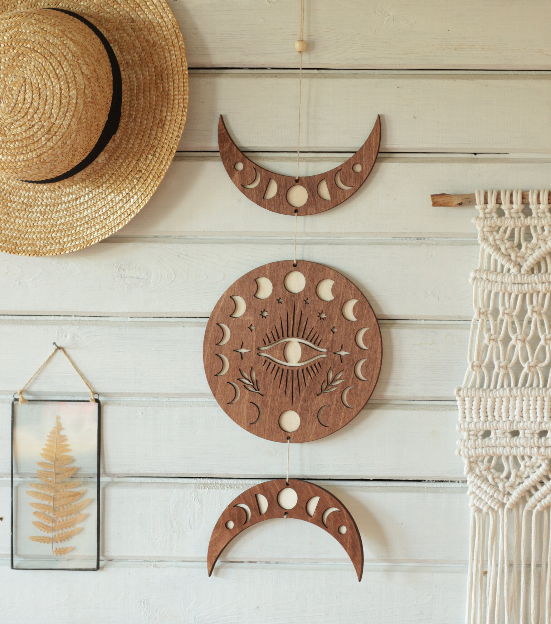 Бохо декор c фазами луны "Триединая Луна'