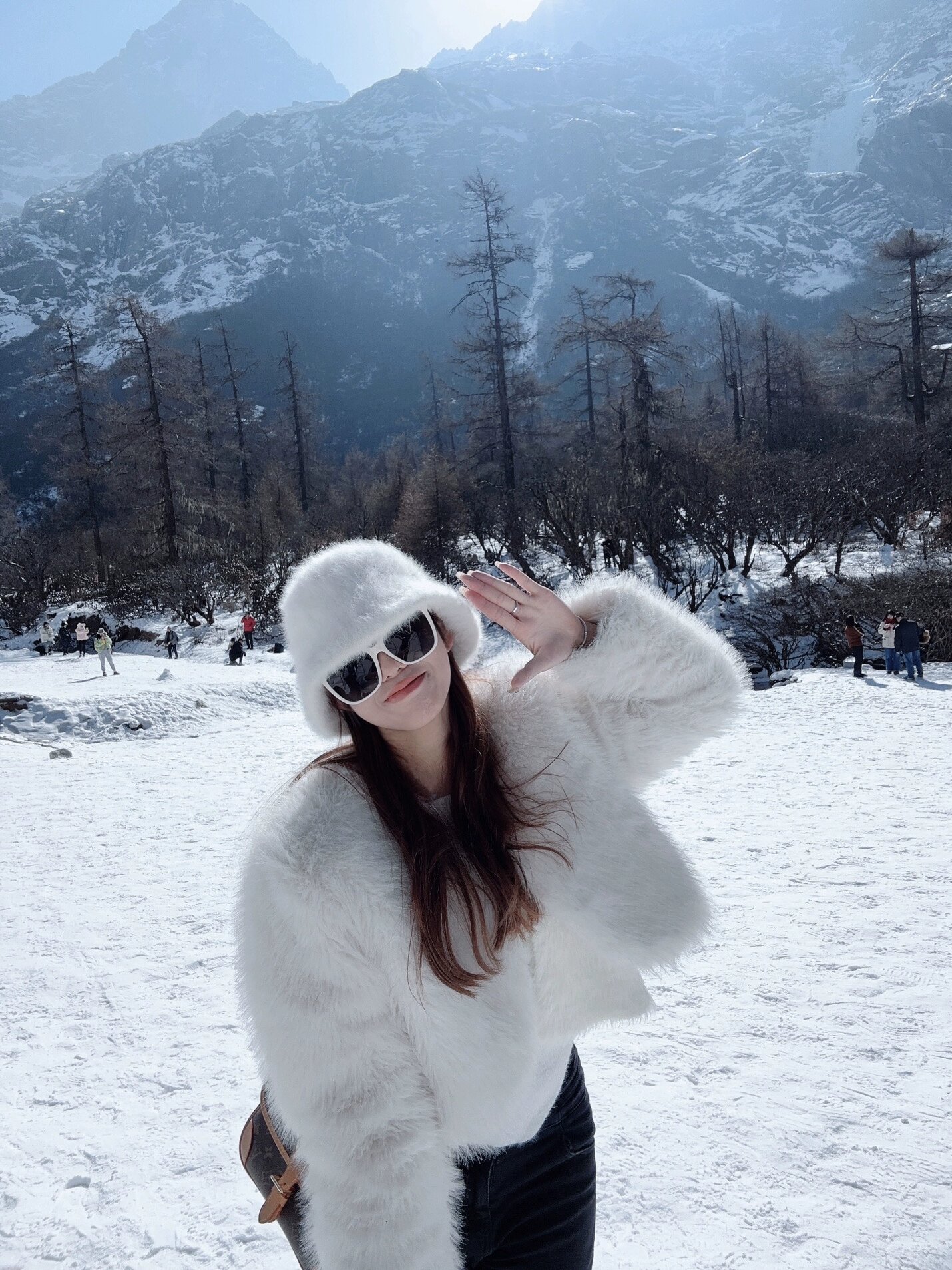 Осенне-зимняя шуба для женщин, супер стильная шуба из искусственной норки черного цвета, экологически чистая шуба с V-образным вырезом для женщин