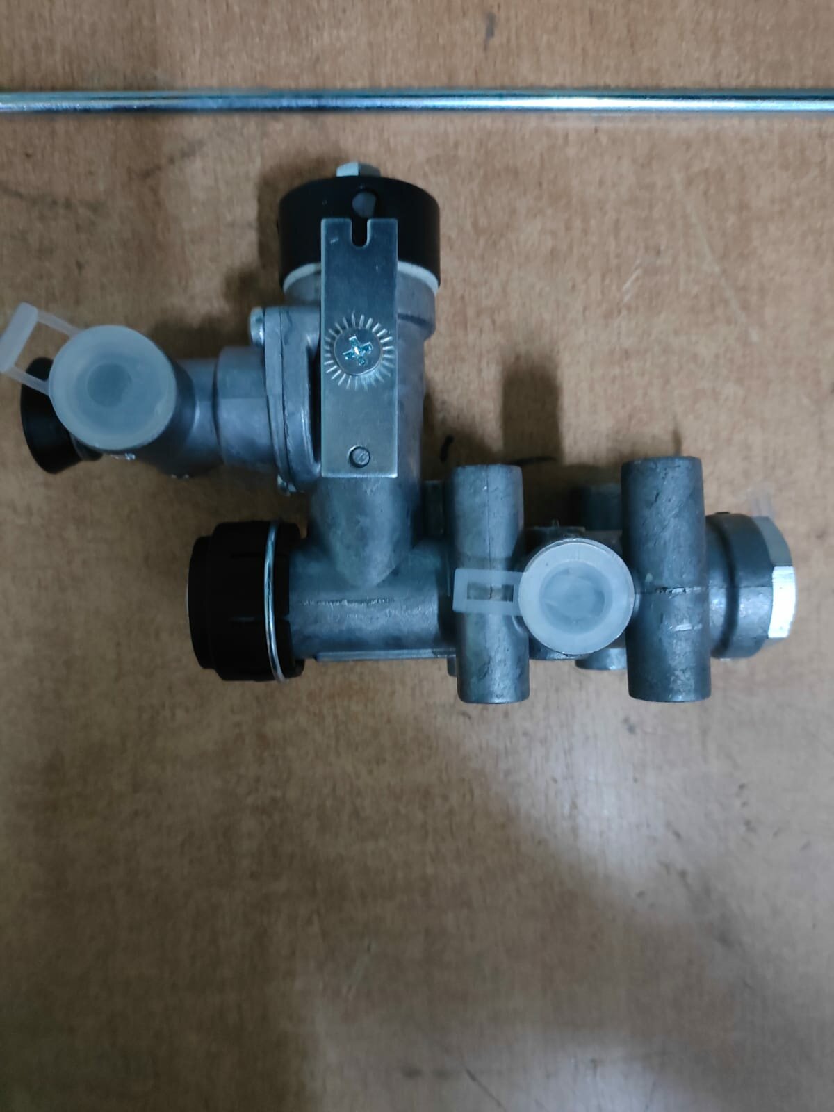 Кран уровня пола Higer 29SB1-43010, серый, металл, полная комплектация