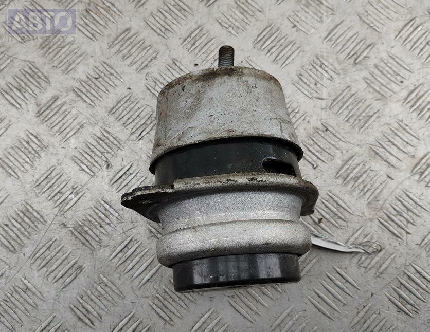 Подушка крепления двигателя Volkswagen Touareg