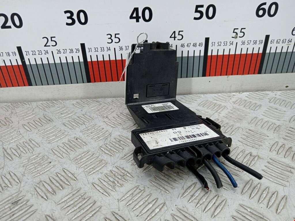 Блок предохранителей Peugeot Partner Tepee 9801147680 арт. 1994976