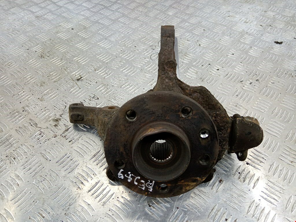 Ступица (кулак цапфа) передняя левая Opel Vivaro A 93858910 арт. 1923711