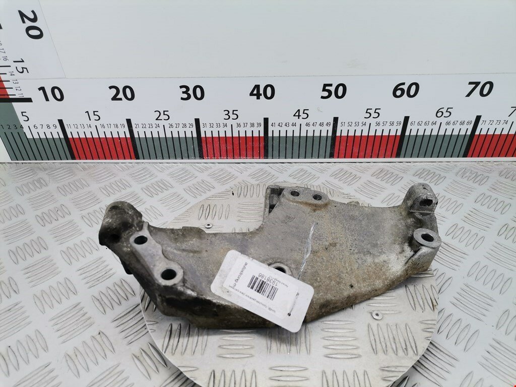 Кронштейн (крепление лапа) двигателя Renault Espace 4 8201011432 арт. 1938186