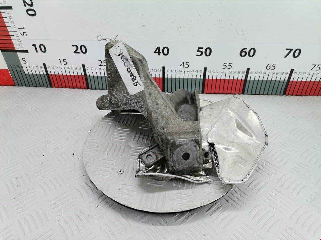 Кронштейн (крепление лапа) двигателя Audi A6 C6 4F0199308AD арт. 1600485