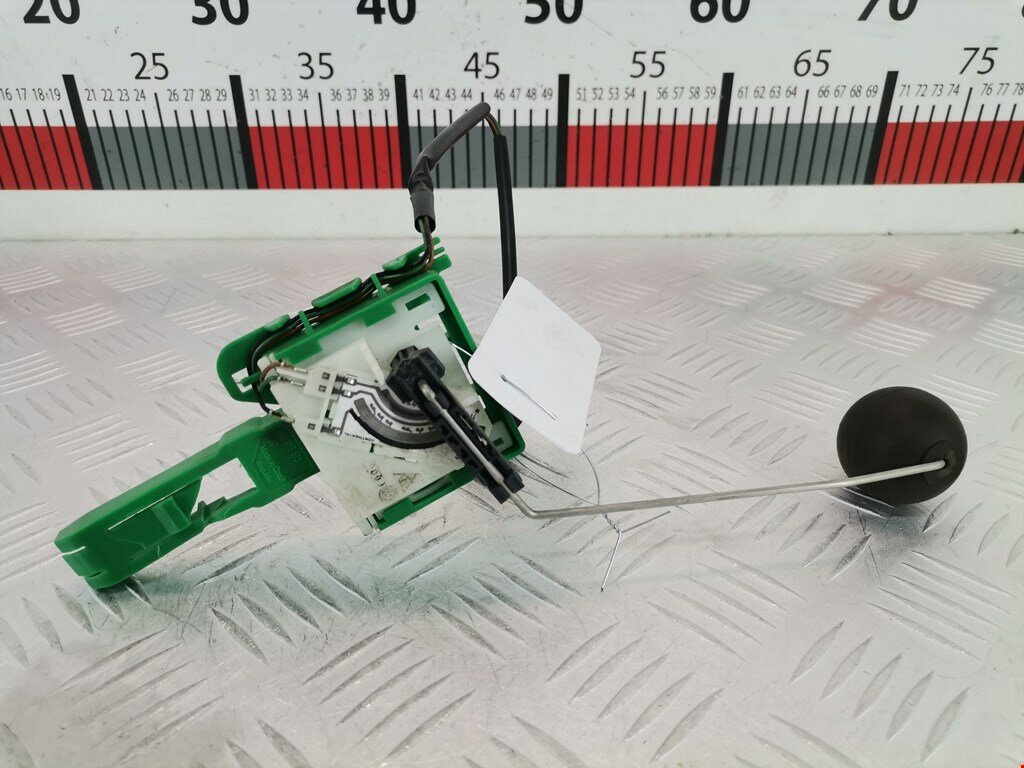 Датчик уровня топлива Volkswagen Touareg 2 7З0919673 арт. 1453396