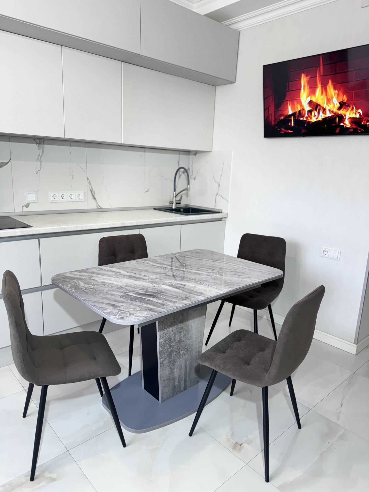 Кухонный стол и стулья Обеденная группа