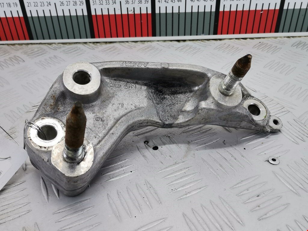 Кронштейн (крепление лапа траверса) кпп Honda CR-V 3 50655SMJE00 арт. 2071566