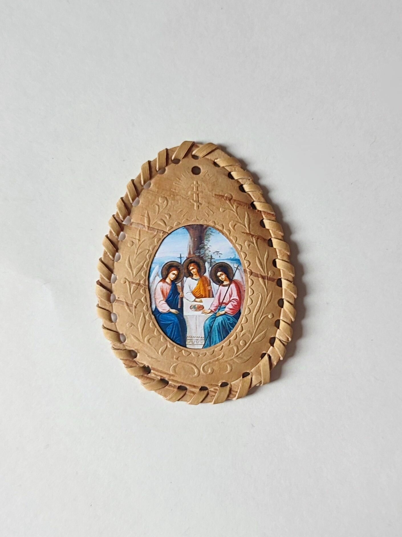 Иконка в бересте с оплеткой для ношения с собой "Святая Троица"