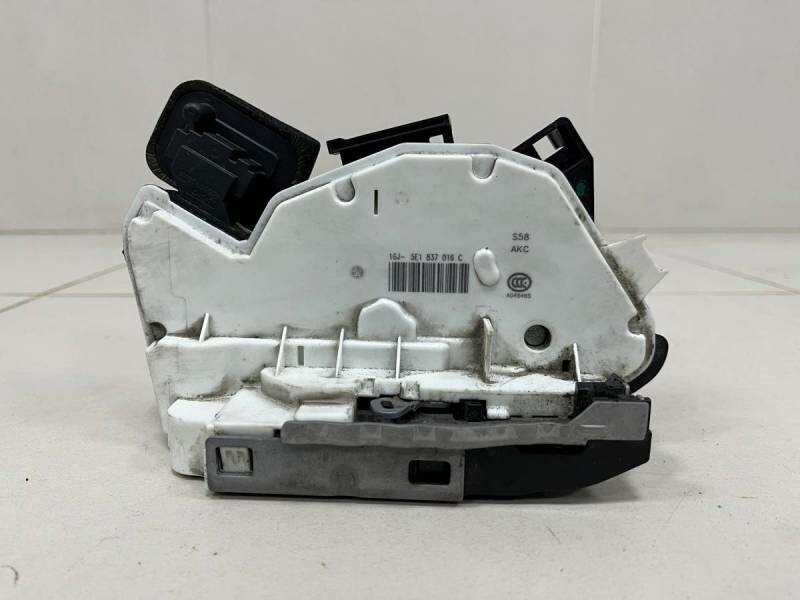 Замок двери передней правой Skoda Rapid 2012-2020 кат.номер: 5E1837016C