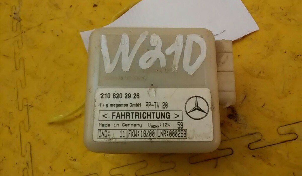 Блок электронный W210 E-klasse Mercedes-Benz A2108202926