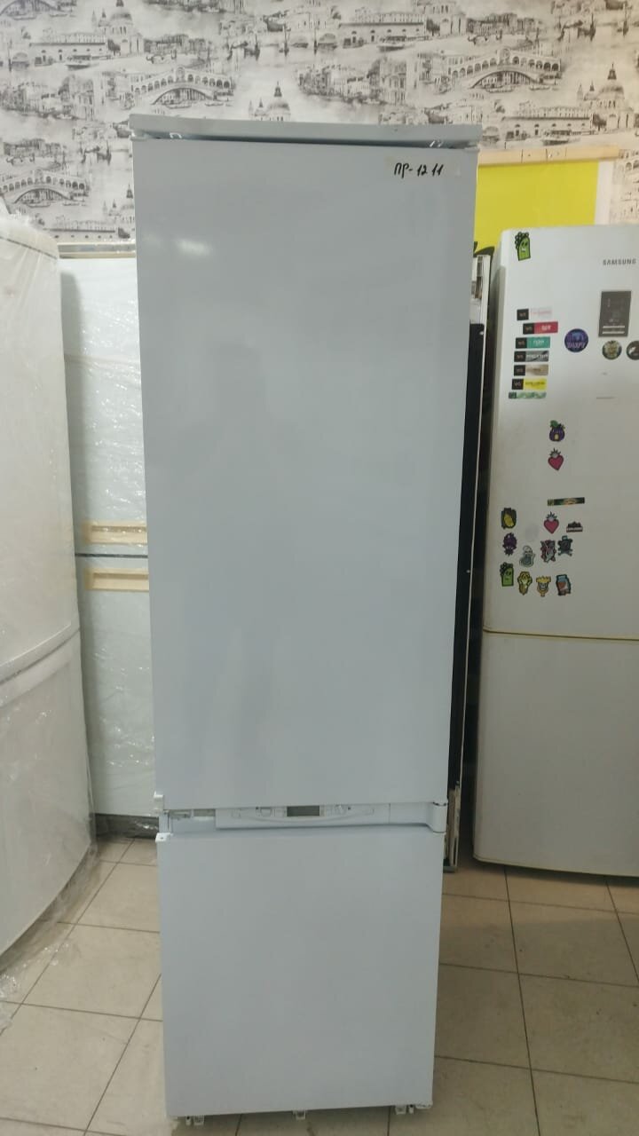 Холодильник Hotpoint Ariston CIS BCS333\B, бу, гарантия 3 мес