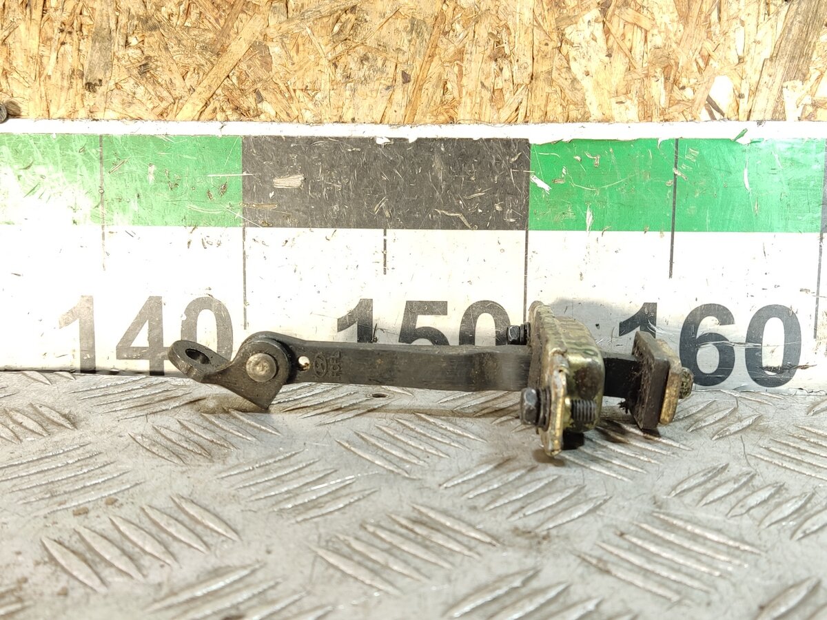 Ограничитель двери передний HYUNDAI MATRIX 2001-2010 7939017000