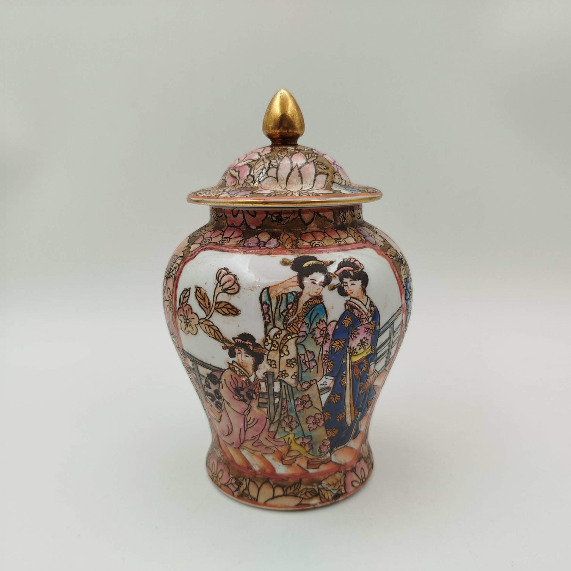 Ваза имбирная с крышкой, форма "мейпин"