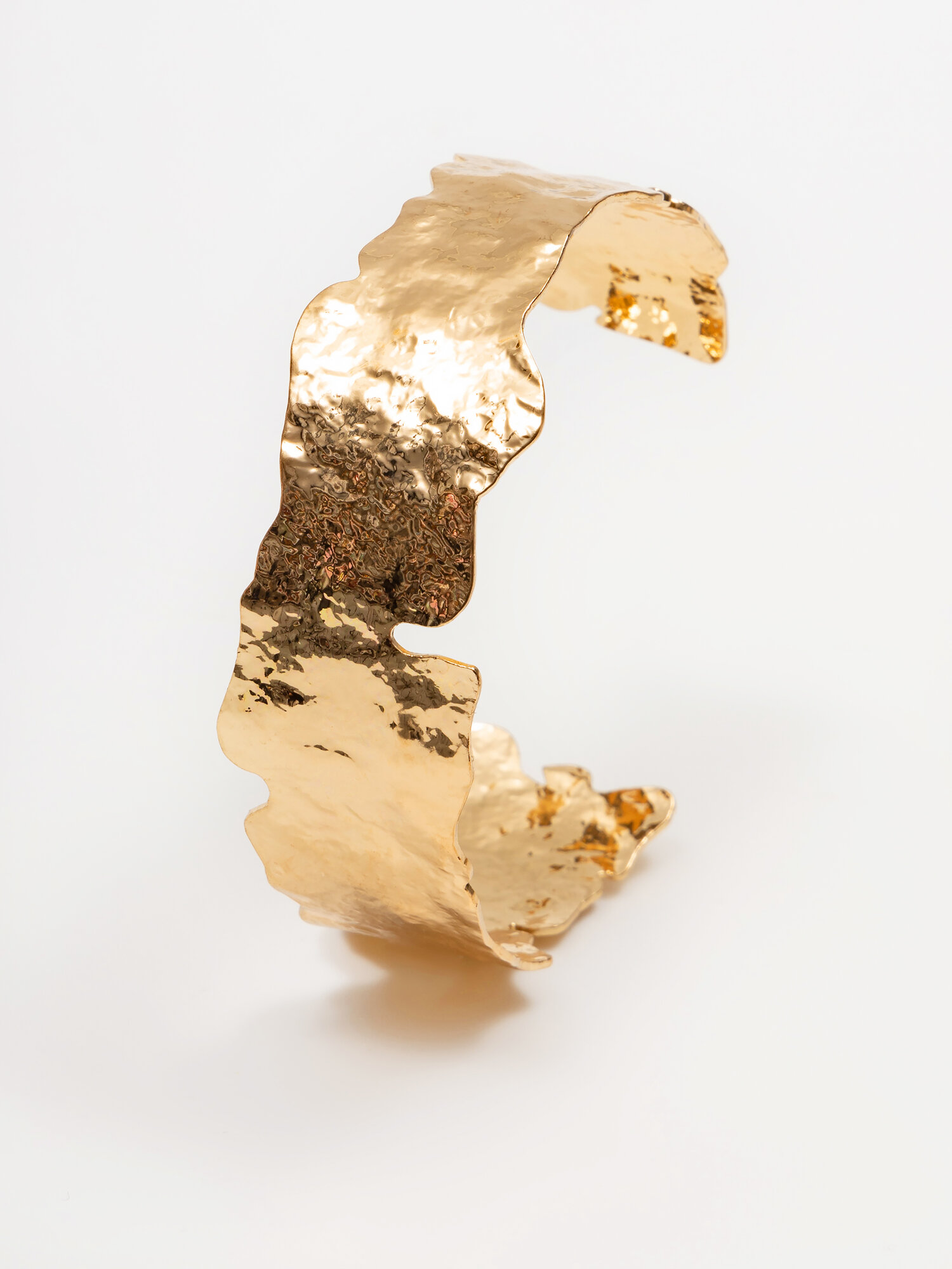 Незамкнутый браслет