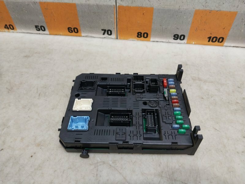 Б/У Блок предохранителей салонный Peugeot 408 2013 4D 462958 Peugeot-Citroen арт. 9678477280