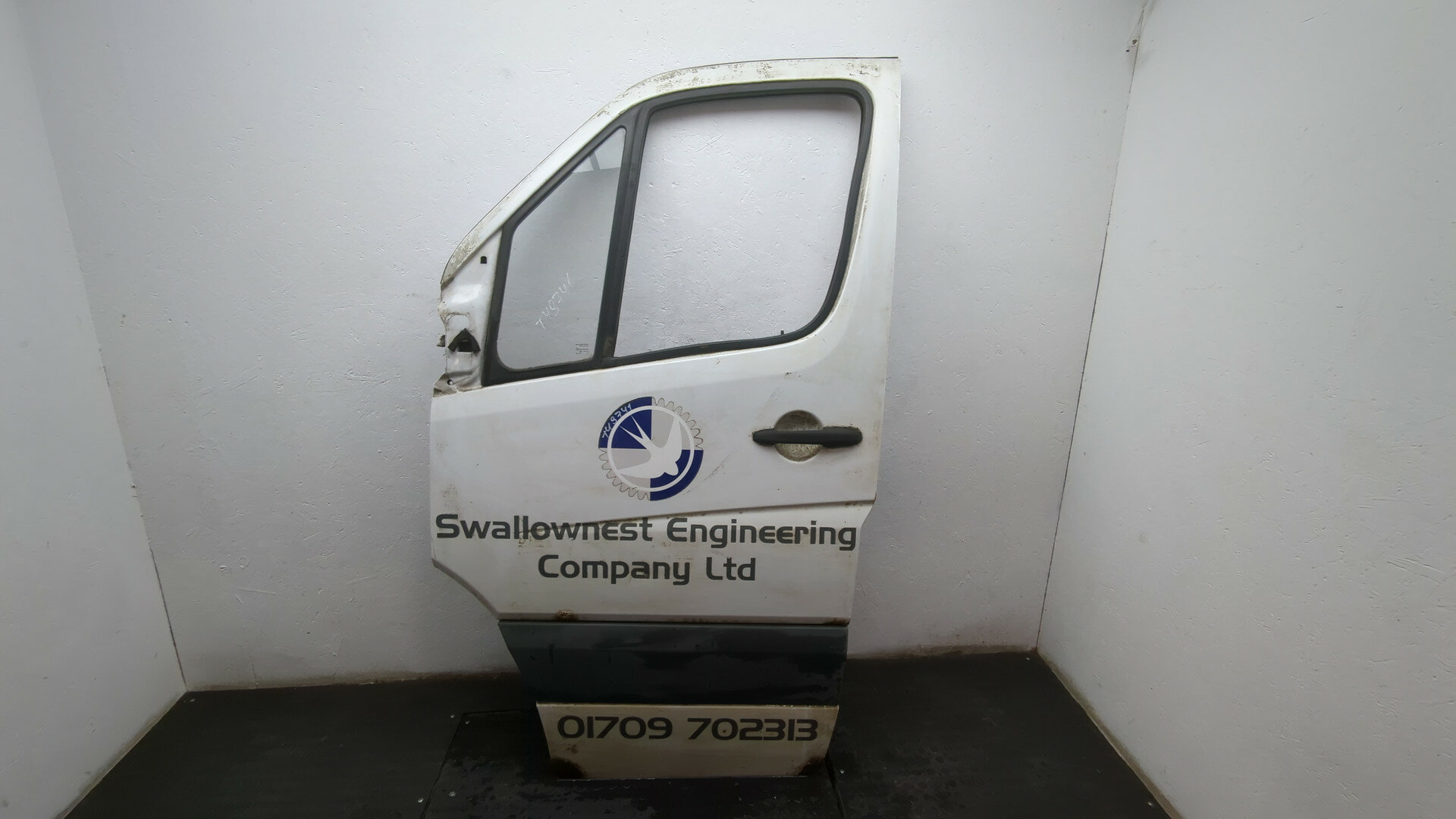 Дверь боковая (легковая) левая передняя Mercedes Sprinter Б/У