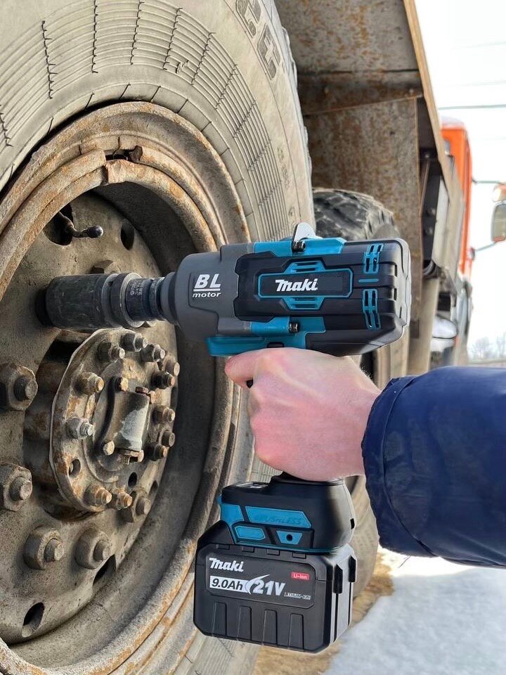 Гайковерт аккумуляторный грузовой 3000Н/м ударный 9.0AH Грузовой гайковерт