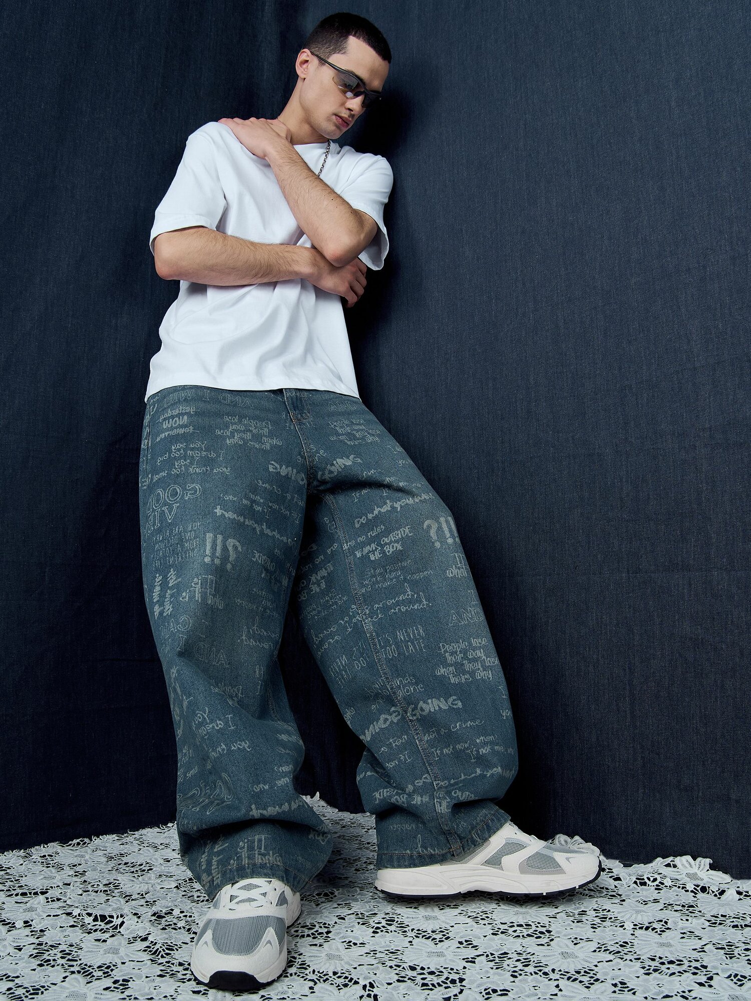 Джинсы зауженные 