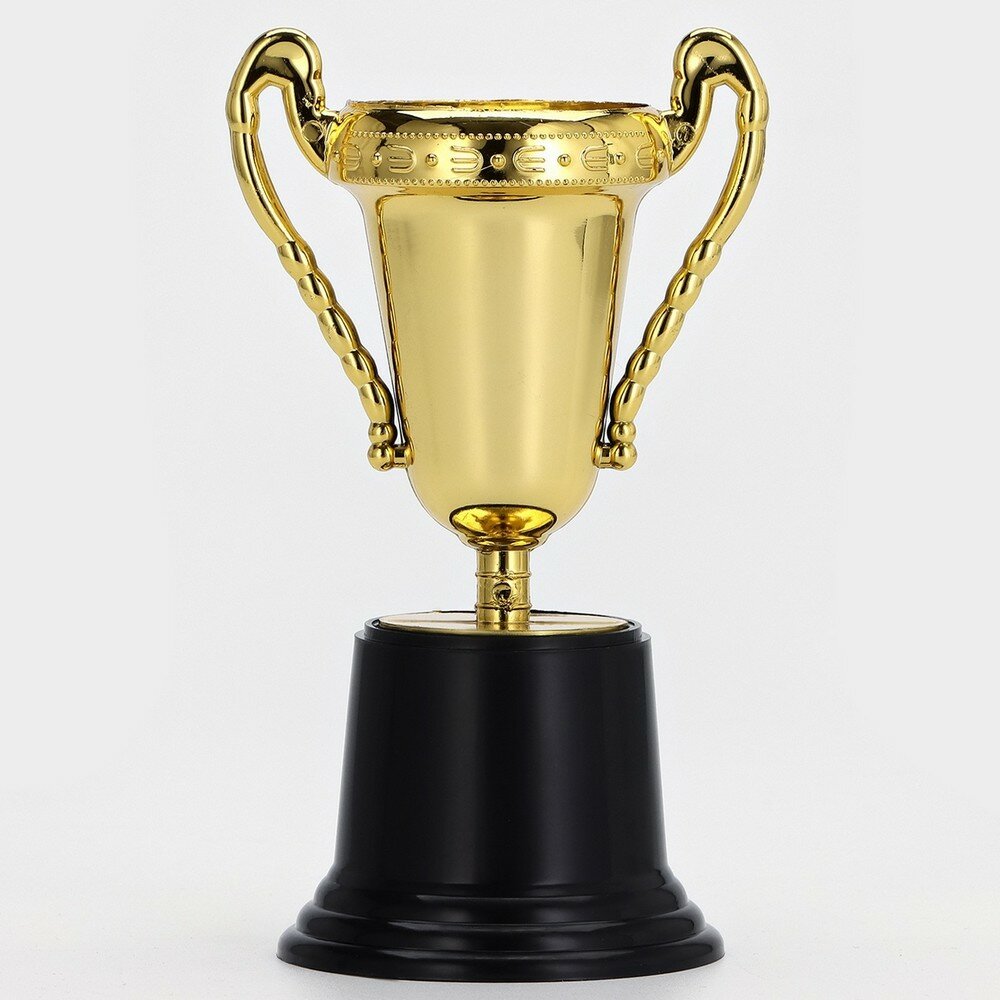 Кубок 063В, наградная фигура, золото, подставка пластик, 20,7 х 8,5 х 7 см