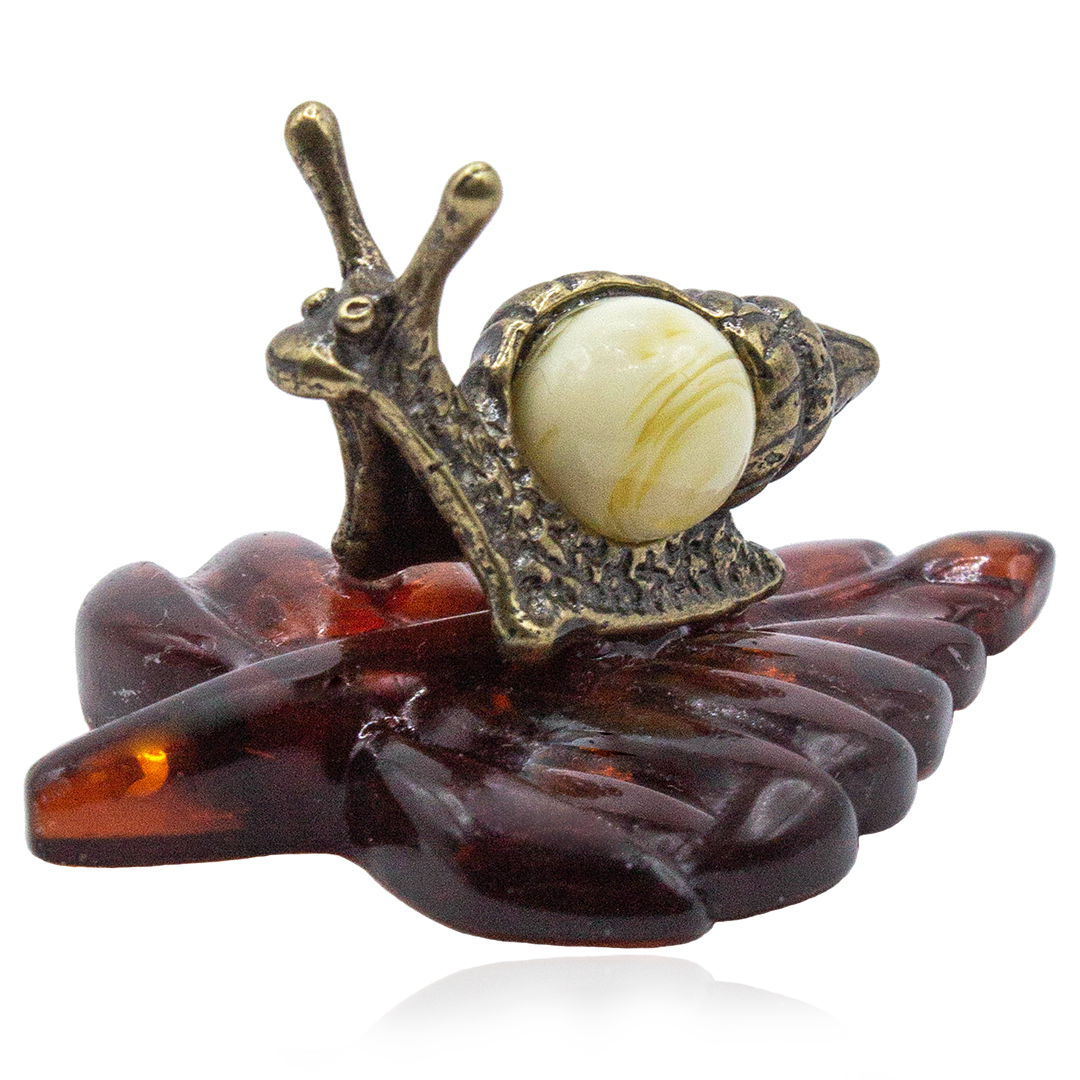 Статуэтка "Улитка на янтарном листе"