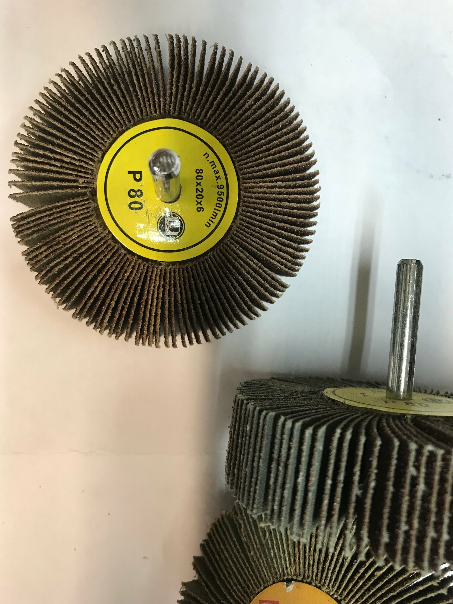 Круг лепестковый радиальный (80х20х6 мм; Р80) для дрелей