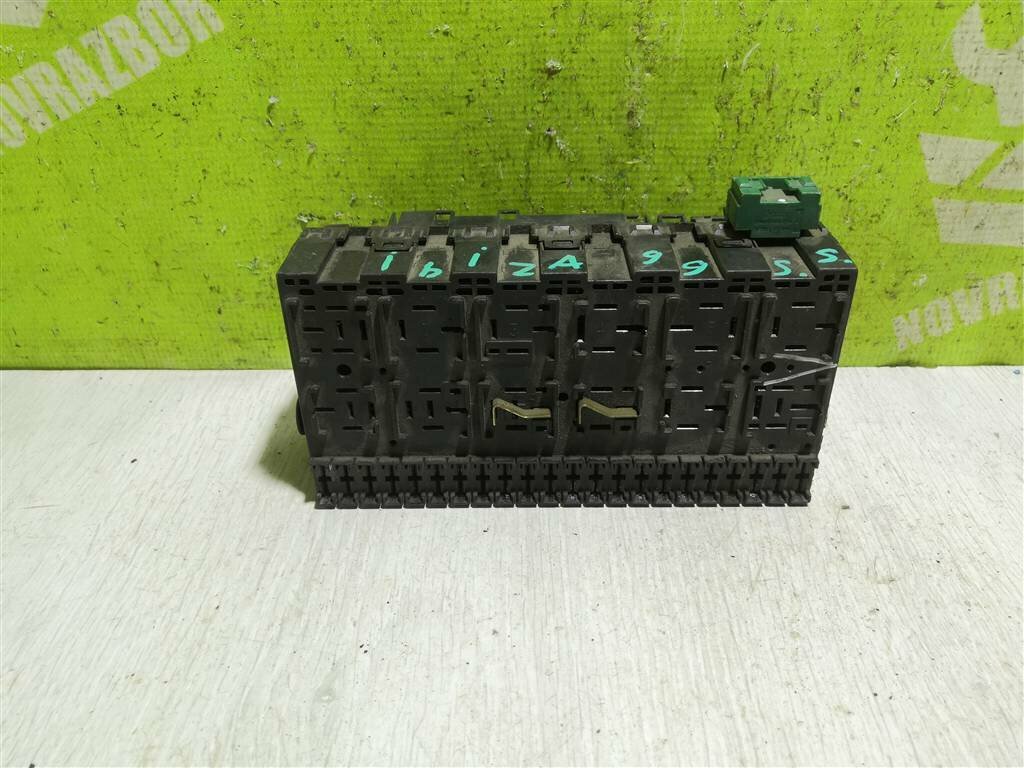 Блок предохранителей Seat Cordoba 1996-1999