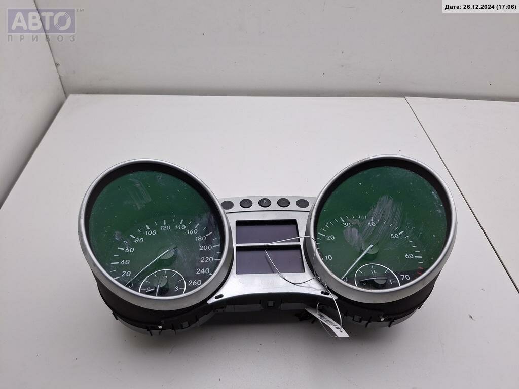 Щиток приборный (панель приборов) Mercedes R-Class W251 (2005-2017)