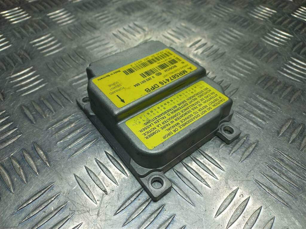 Блок управления SRS (AIR BAG) Б/У для MITSUBISHI COLT Z30 (2002—2012) MR587416