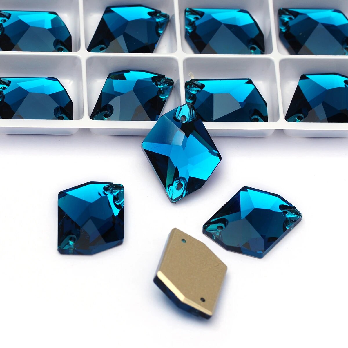 Стразы пришивные Blue Zircon, K9 стекло, космическая форма