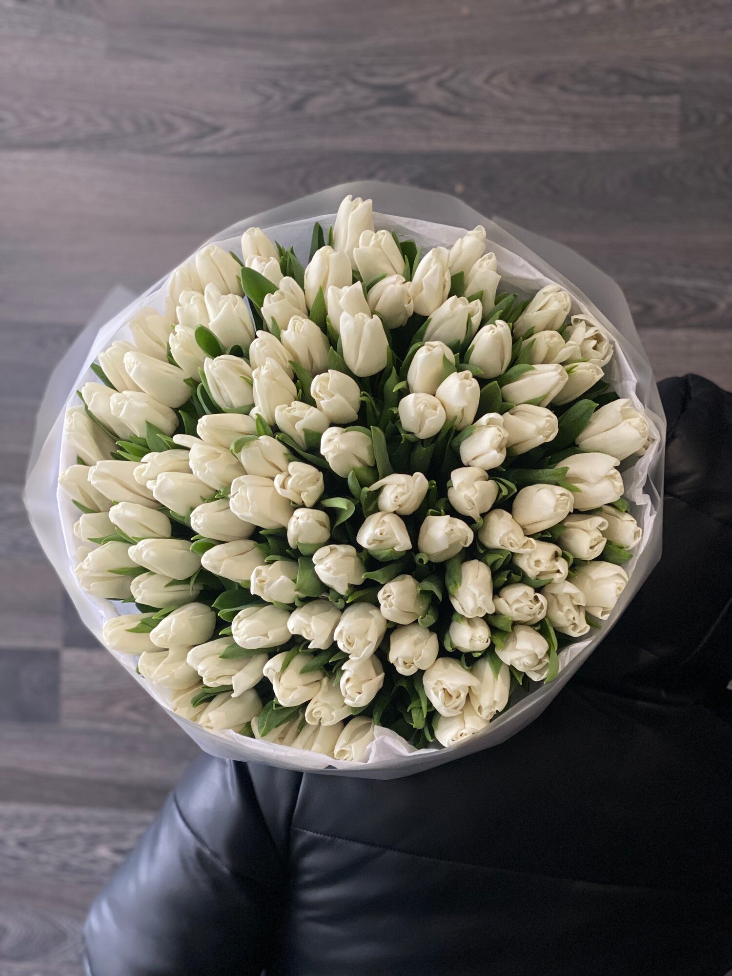 Букет белых тюльпанов