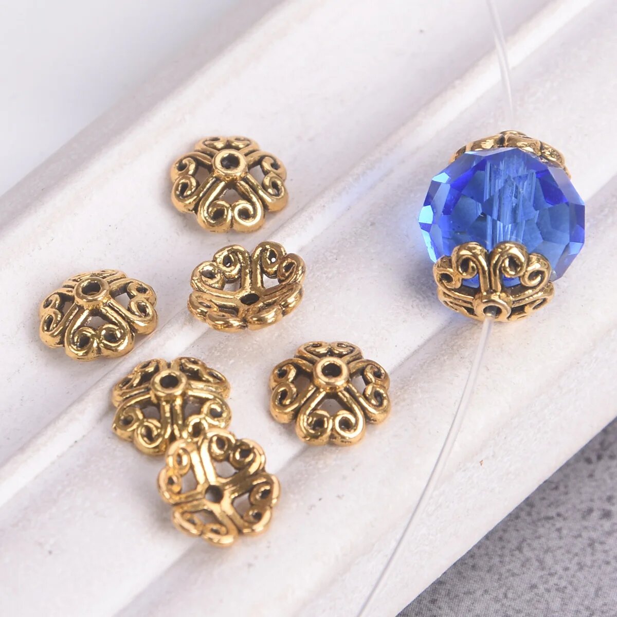 Бисер бронзовый Antique Gold Color 8 мм 50 шт
