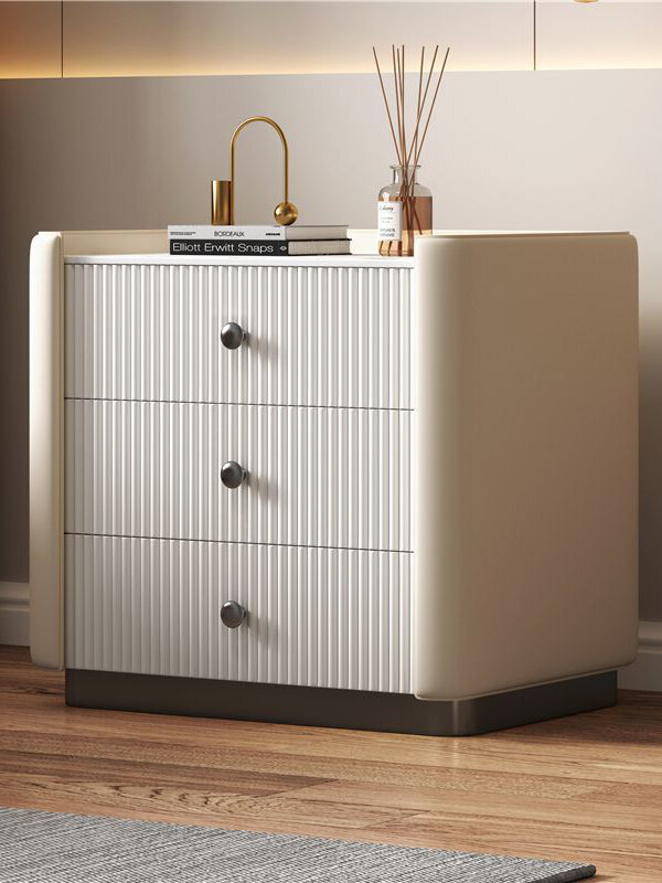 Итальянский креативный легкий роскошный прикроватный столик из массива дерева, современная минималистичная прикроватная тумбочка с тремя выдвижными ящиками