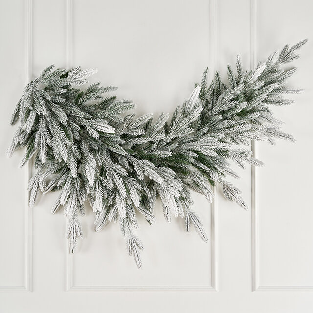 Хвойная гирлянда Кассиопея заснеженная 160 см, литая 100%, Max Christmas, ВХКЗ160