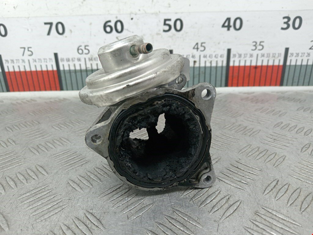 Клапан ЕГР EGR Volkswagen Golf 5 038131501AN арт. 2219630