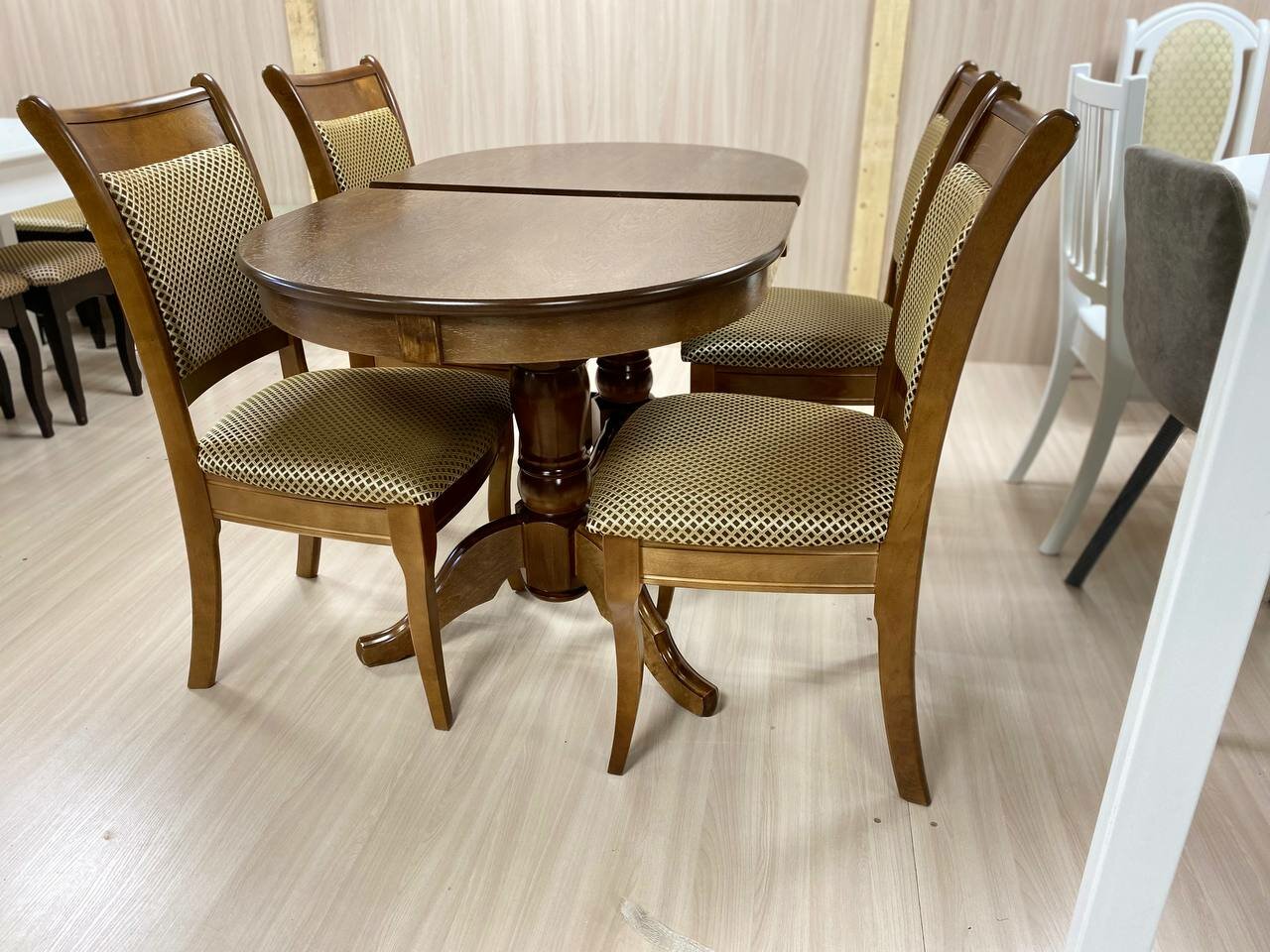 Набор мебели "Презент", стол и 4 стула, массив березы, МДФ, овальный