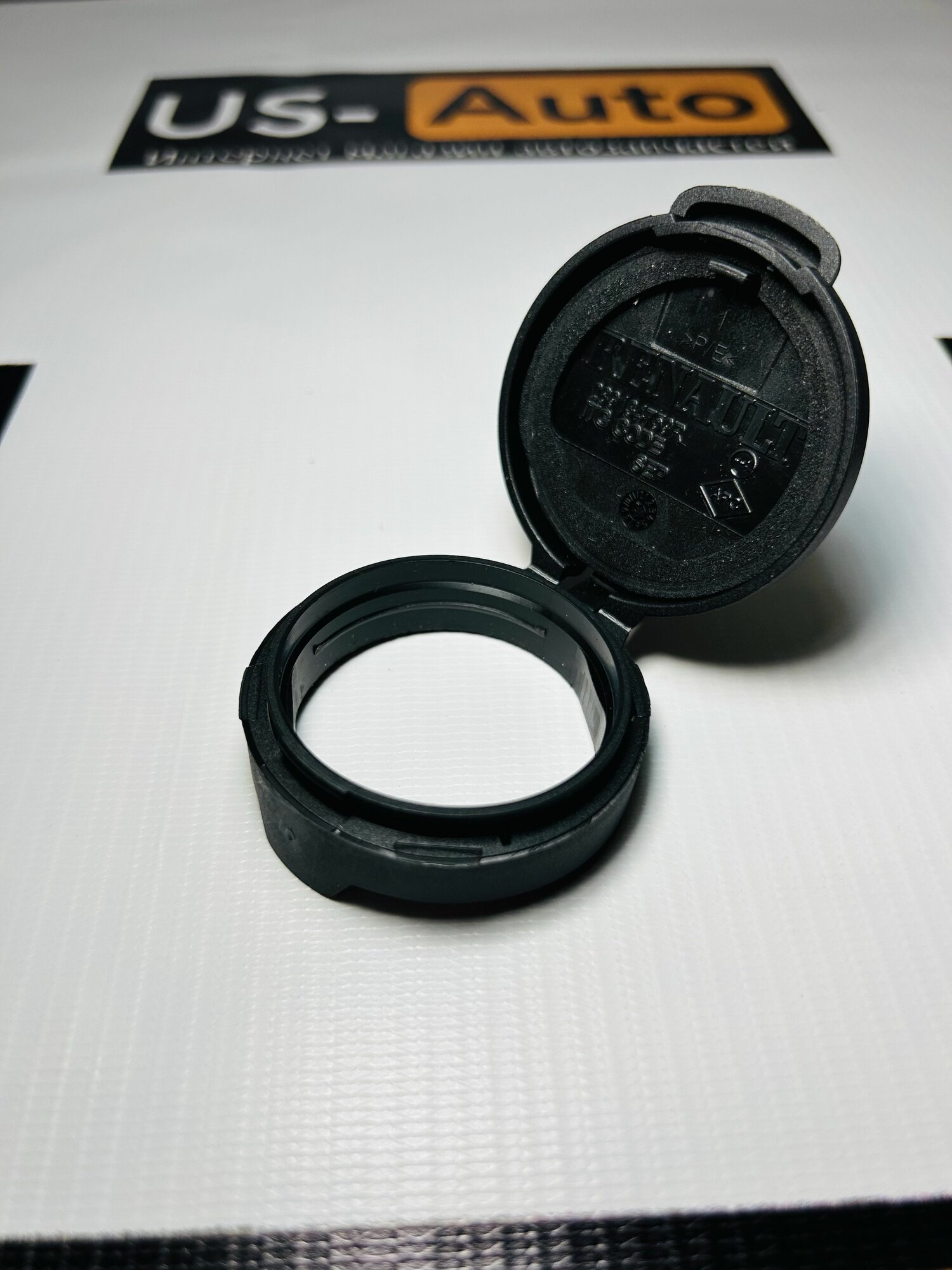 Крышка бачка омывателя для ВАЗ LADA Vesta, Xray, Renault Logan, Веста, Иксрей, Логан