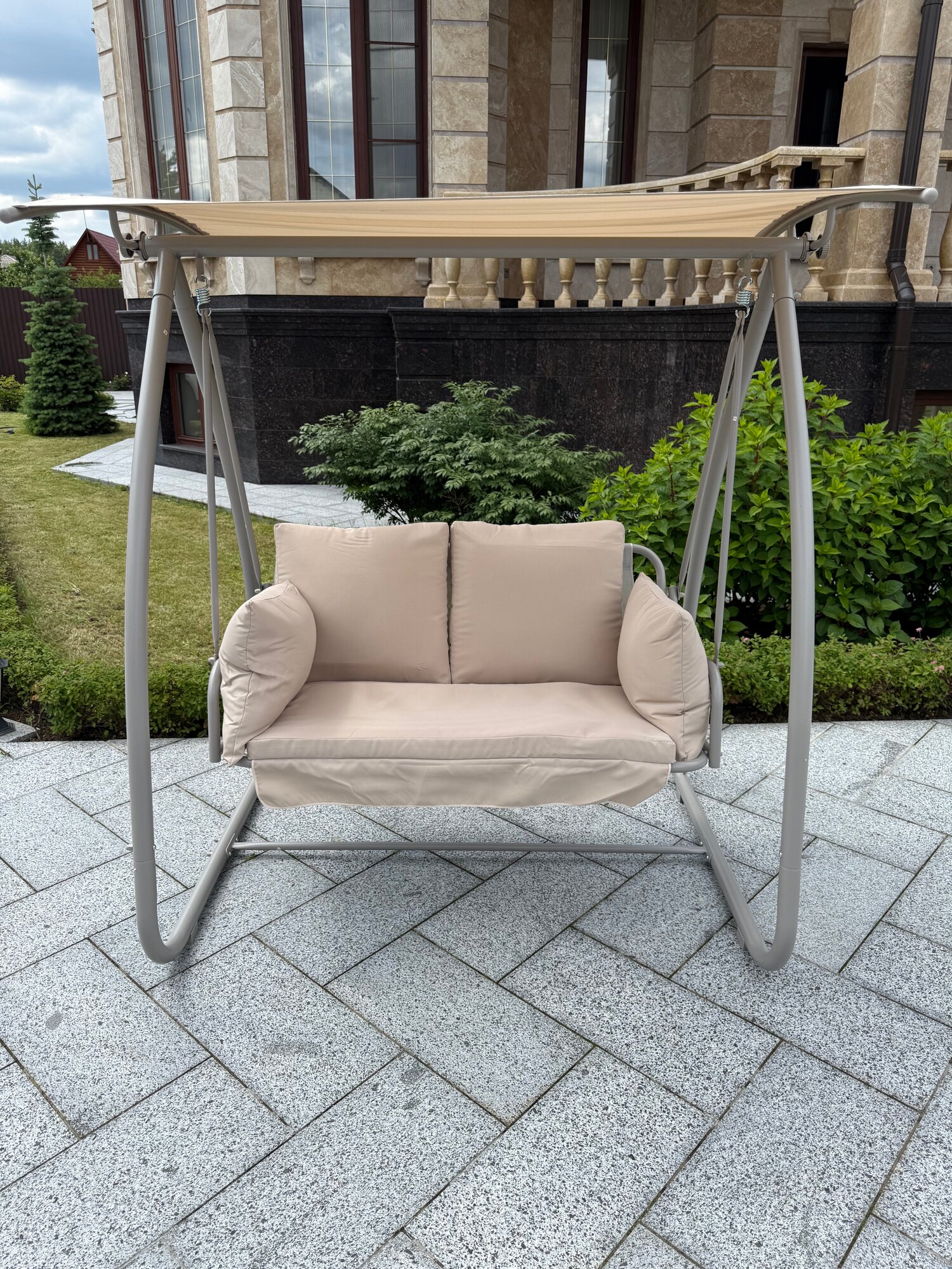 Садовые качели двухместные Full Comfort - SPEZIA с водоотталкивающим навесом, металлический каркас, цвет бежевый