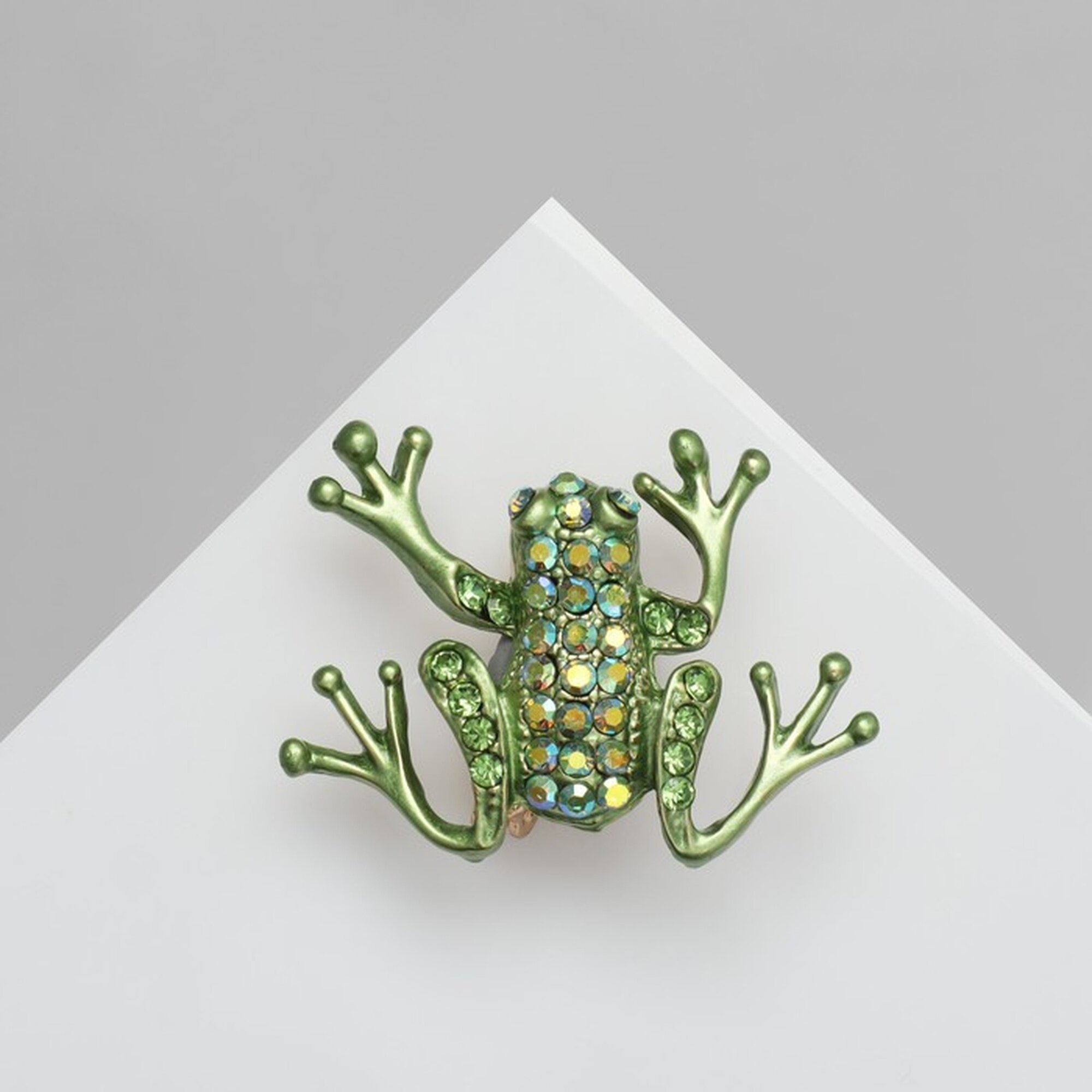 Брошь, эмаль, стразы