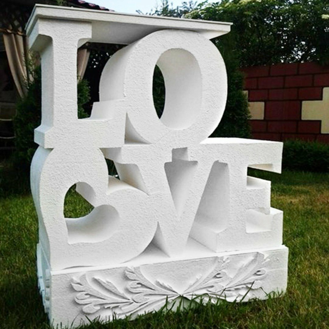 Надпись "Love" из пенопласта на заказ