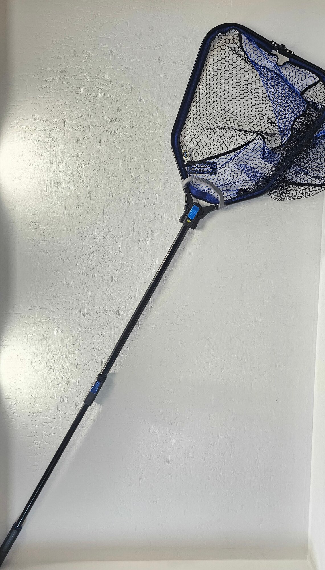 Подсачек телескопический компактный с прорезиненой сеткой, синий 215 см.