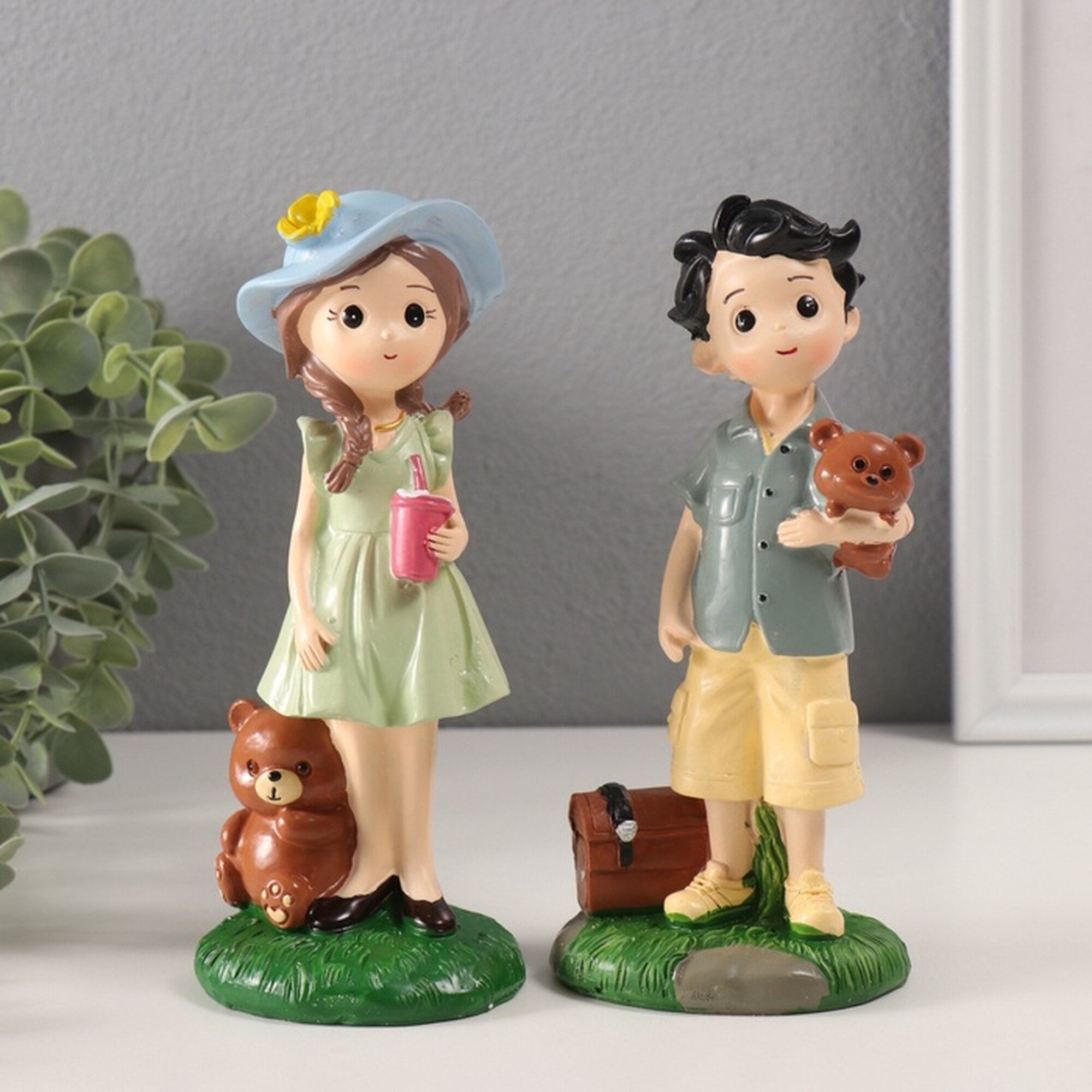 Сувенир полистоун "Мальчик и девочка с мишками" набор 2 шт 6х7,5х17 см